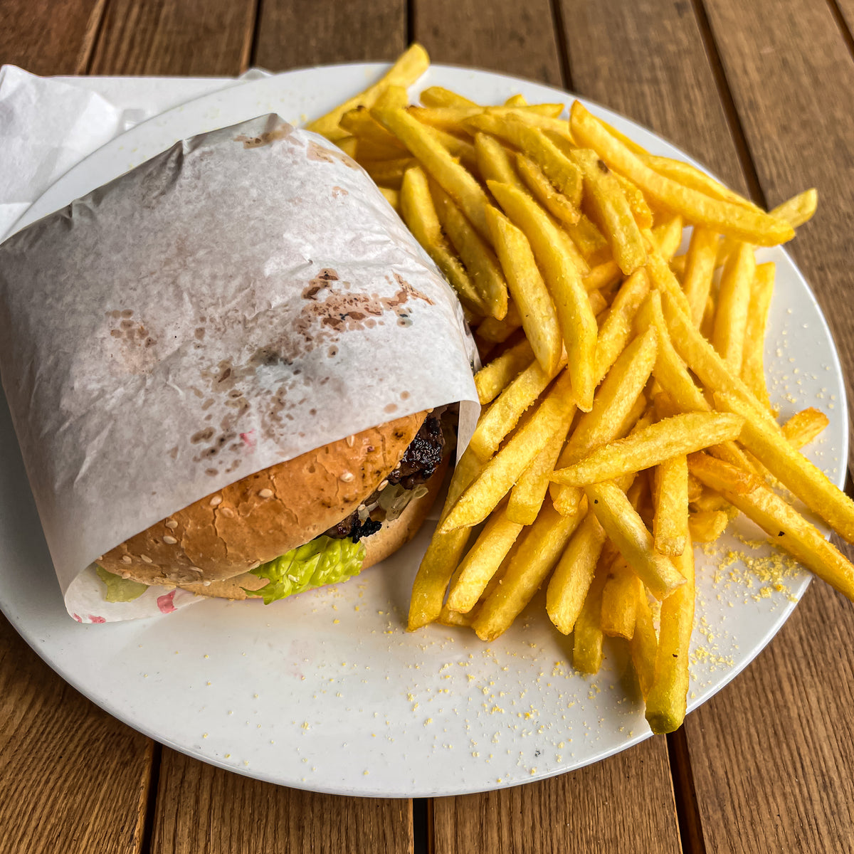 Burger And Fries/Chips – Pound Of Wonder